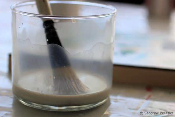 How to apply an isolation coat to your paintings before varnishing ...