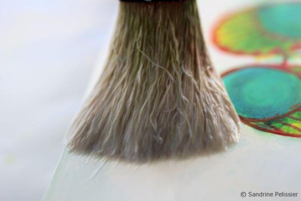 How to apply an isolation coat to your paintings before varnishing ...