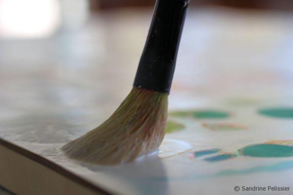 How to apply an isolation coat to your paintings before varnishing ...